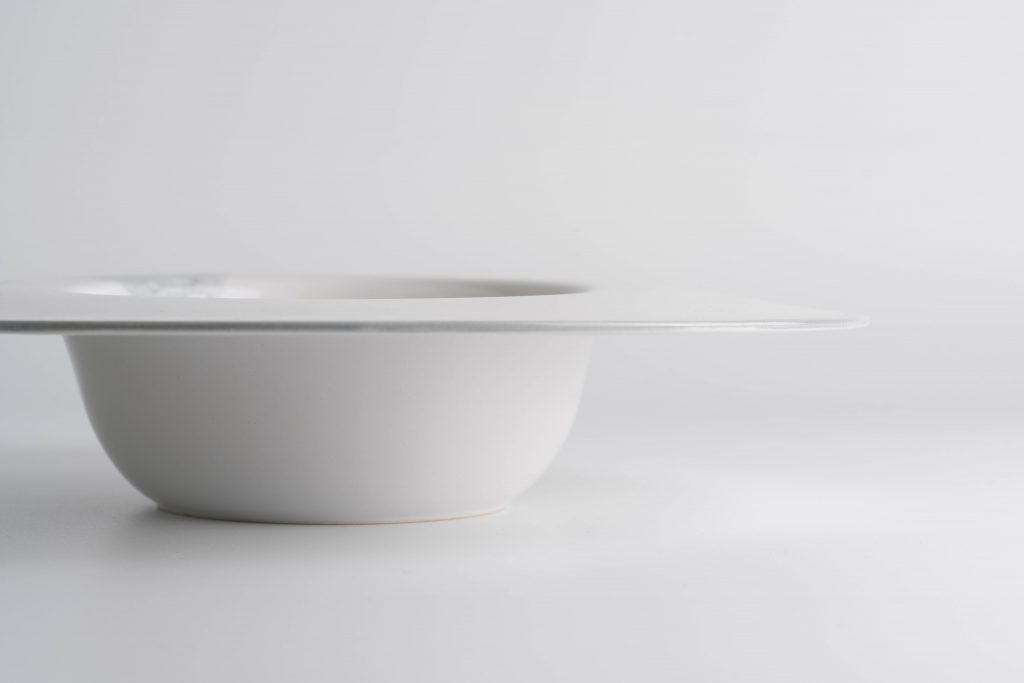 Cruz White Deep Dinner Plate - HOOGA